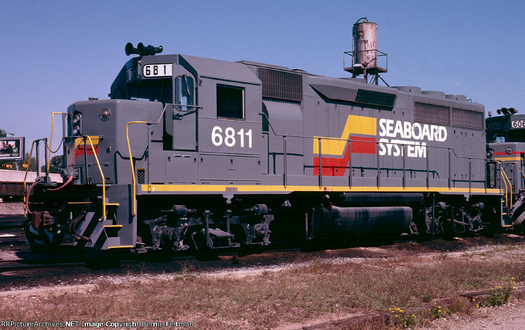 Seaboard System GP40 #6811